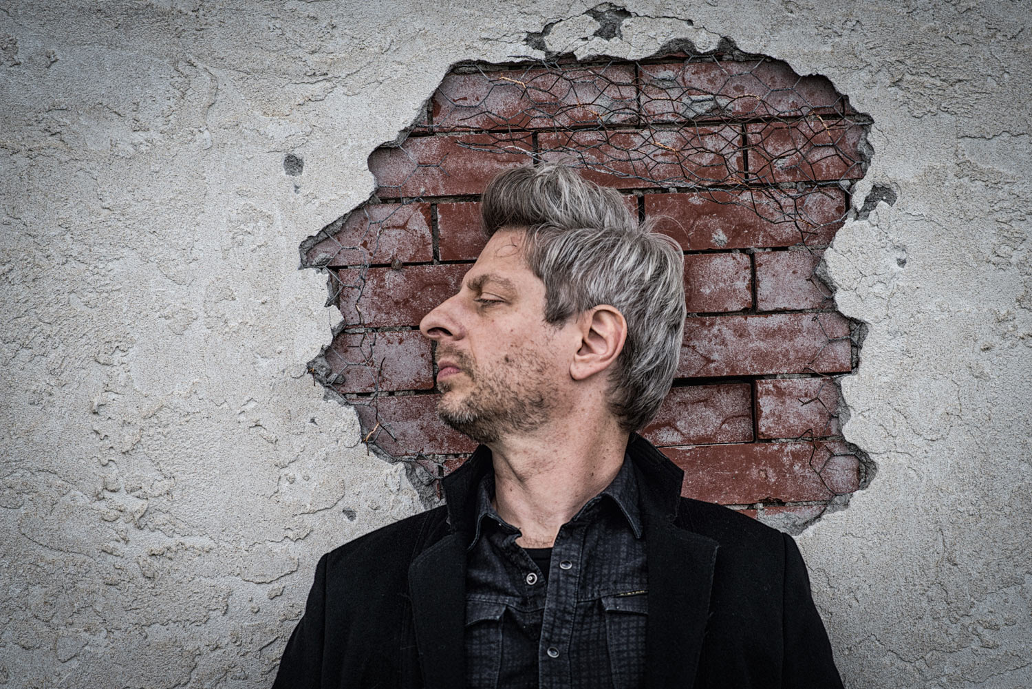 BIO - Mike Gordon
